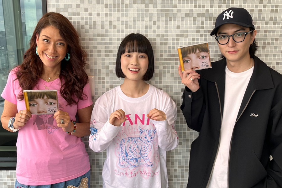 TOMOO、メジャー初アルバムのレコーディング秘話を明かす | J-WAVE NEWS